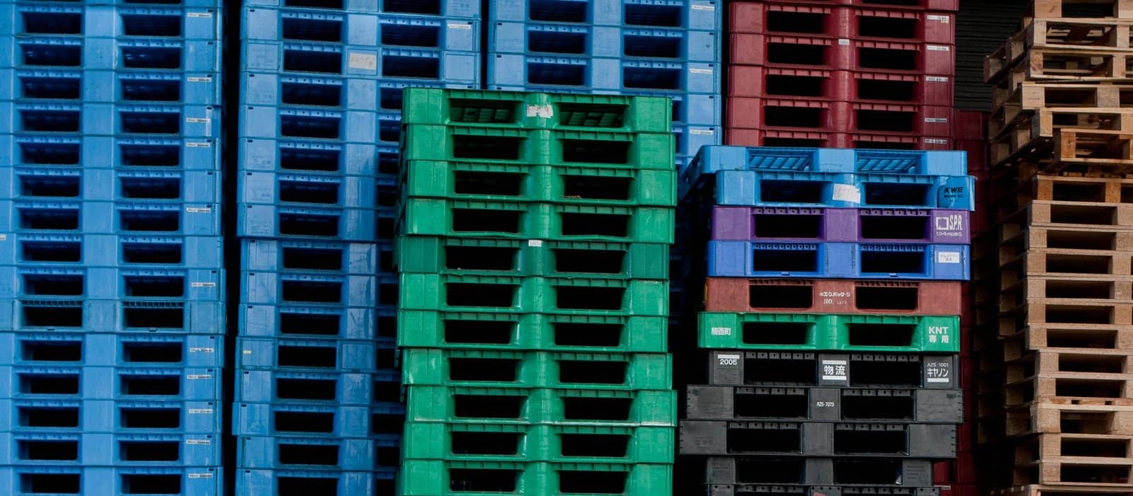 A Guide to Plastic Pallet Materials and Recycling Solutions